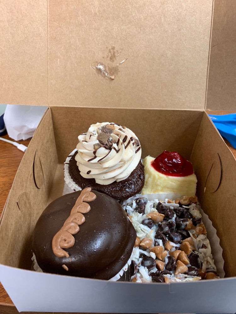 FRATELLI’S PASTRY SHOP - 31 Photos & 32 Reviews - Bakeries - 1 ...