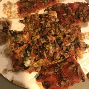 FAMOUS MONSTER PIZZA - 50 Photos & 16 Reviews - Pizza - 136 North 2nd ...