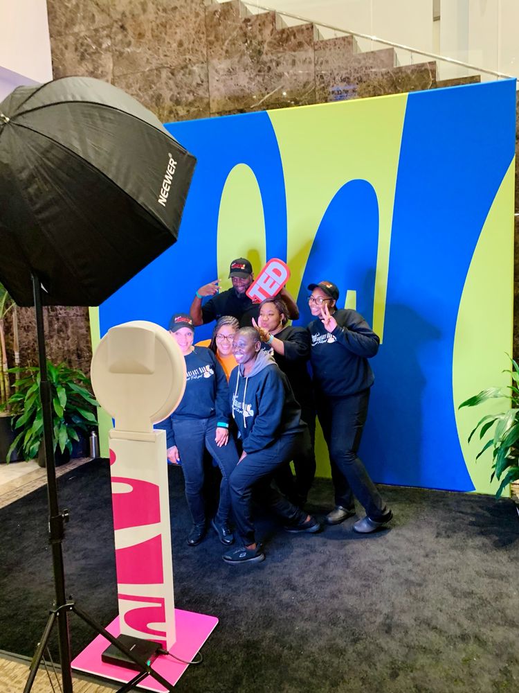 LUXE BOOTH PHOTO BOOTH RENTAL - Updated March 2025 - 17 Photos - New ...