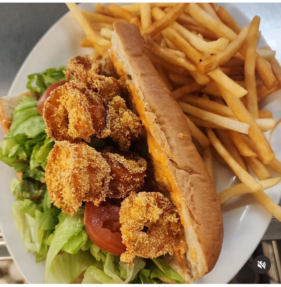 PLAYMAKERS SPORTS BAR AND GRILL - Updated January 2026 - 61 Photos & 29 ...