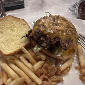 MAIN LINE TAVERN - Updated January 2026 - 20 Photos & 27 Reviews - 516 ...