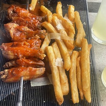 WEEZY’S - Updated November 2024 - 108 Photos & 44 Reviews - 200 Bennett ...