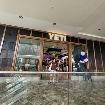 YETI HONOLULU - Updated December 2025 - 124 Photos & 43 Reviews - 1450 ...