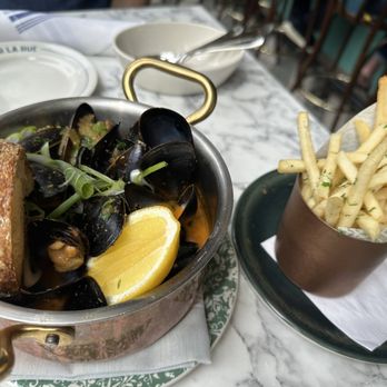 BAR LA RUE - Updated May 2024 - 21 Photos & 15 Reviews - 820 W Fulton ...