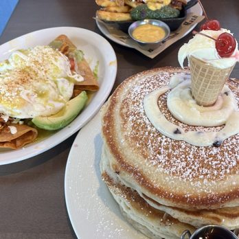 HASH KITCHEN - Updated May 2024 - 395 Photos & 175 Reviews - 264 East ...