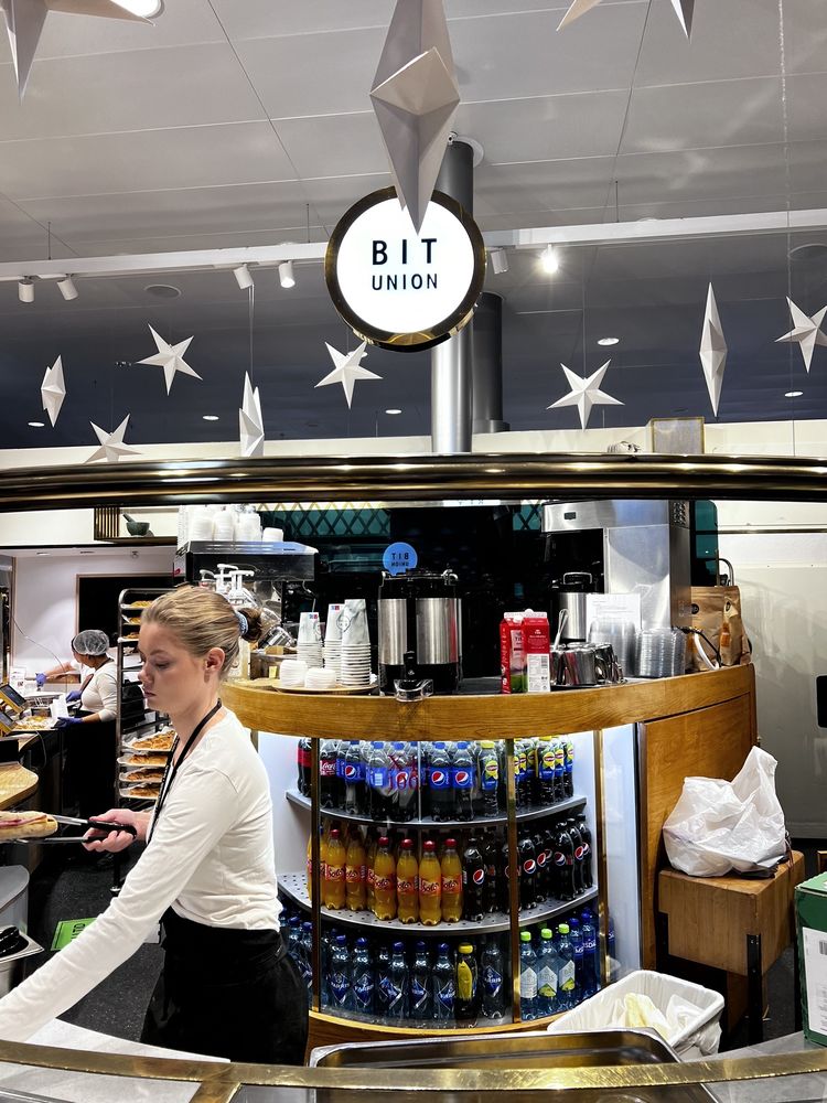 BIT UNION - Updated September 2025 - 22 Photos - Lufthavnsvegen ...