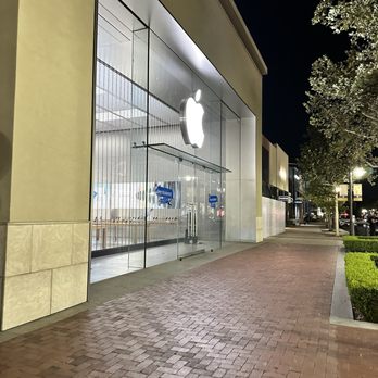 APPLE VICTORIA GARDENS Updated January 2025 274 Photos 1048 Reviews 12461 S Main St Rancho Cucamonga California Computers Phone Number Yelp