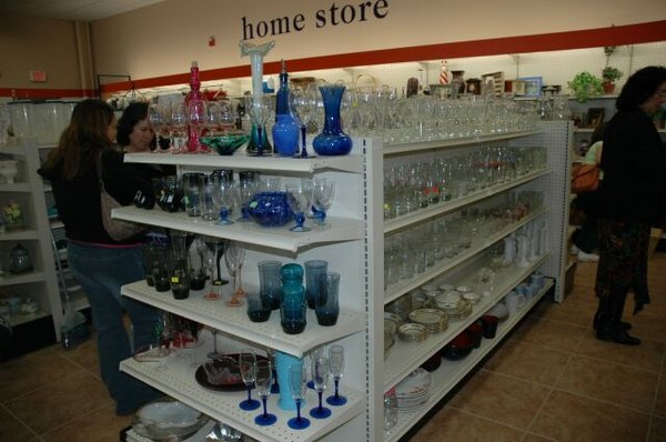 GOODWILL SOUTHERN CALIFORNIA RETAIL STORE & DONATION CENTER - Updated ...