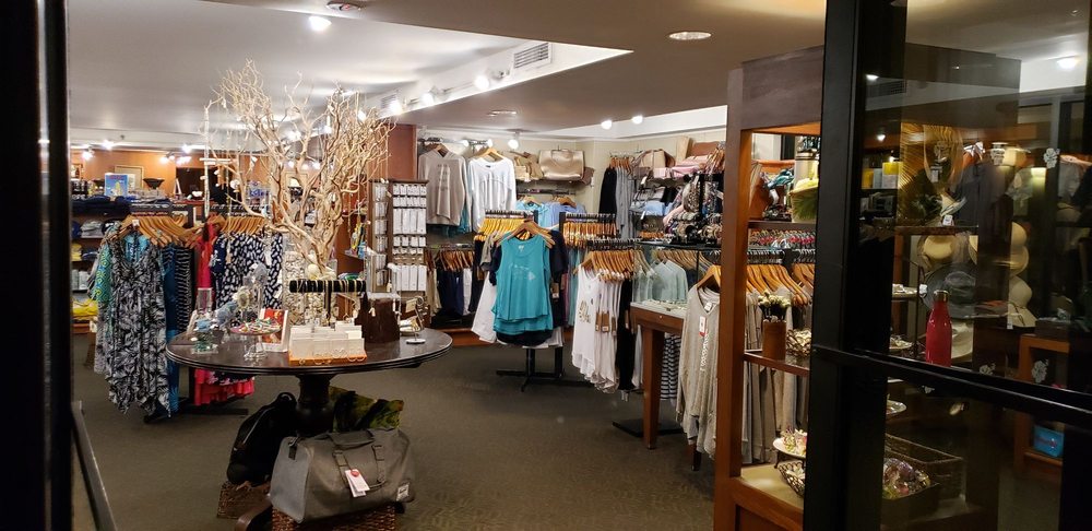 LAMONTS GIFT & SUNDRY SHOPS - Updated July 2025 - 69-275 Waikoloa Beach ...