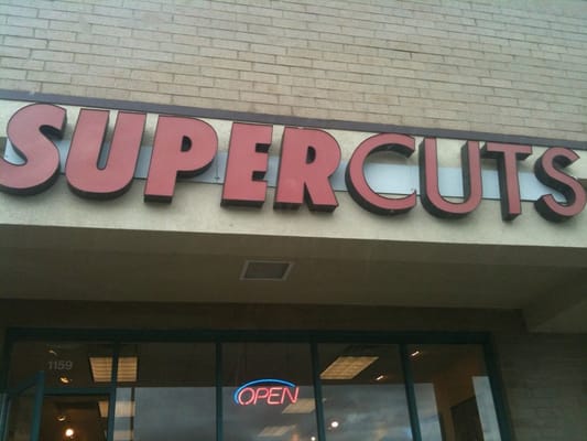 SUPERCUTS - Updated October 2025 - 18 Reviews - 1159 Lee St, Des ...
