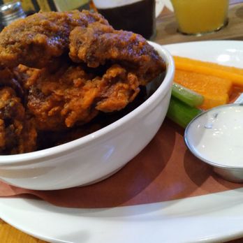 BEERTOWN PUBLIC HOUSE WHITBY - Updated December 2025 - 39 Photos & 11 ...