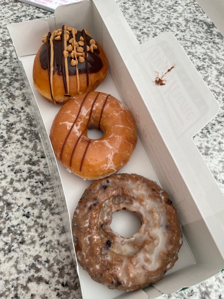 KRISPY KREME - 39 Photos & 45 Reviews - 3690 W Dublin Granville Rd ...