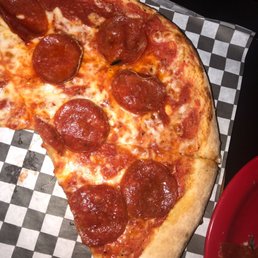 BROKEN TREE PIZZA - 104 Photos & 114 Reviews - 124 W Wisconsin Ave ...