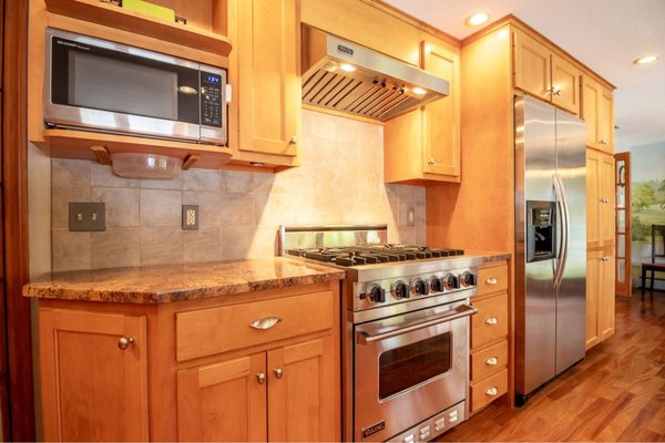 MICHELE DEVANNEY - ERA SARGIS-BREEN REAL ESTATE - 36 Photos - 66 Cedar ...