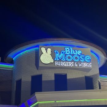BLUE MOOSE BURGERS & WINGS - Updated June 2024 - 652 Photos & 1069 ...