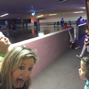 WHEELS FAMILY SKATING CENTER - Updated December 2025 - 28 Photos & 23 ...