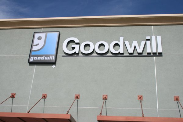 GOODWILL SOUTHERN CALIFORNIA RETAIL STORE & DONATION CENTER - Updated ...