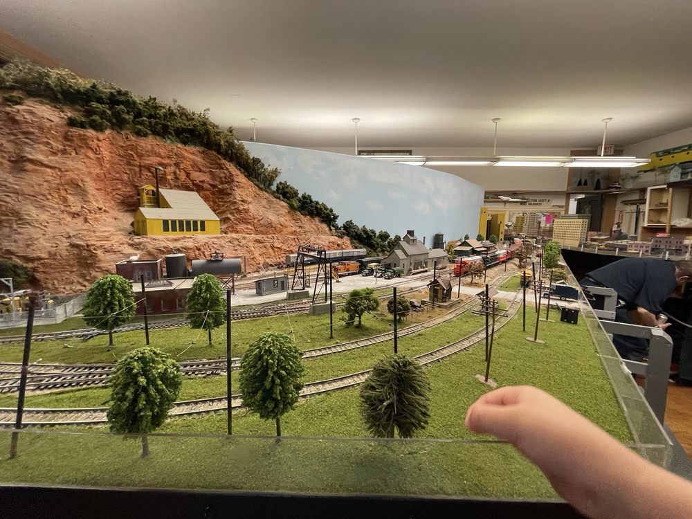 EDISON PARK - Updated October 2025 - 18 Photos - 6755 N Northwest Hwy ...