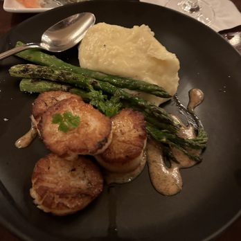 SHUCKERS OYSTER BAR - Updated July 2024 - 641 Photos & 590 Reviews ...