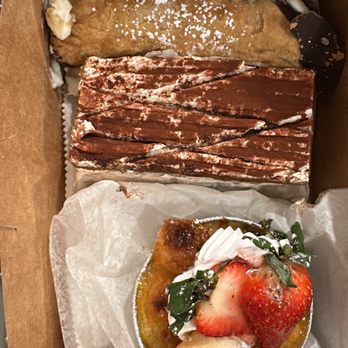MODERN PASTRY SHOP - 3506 Photos & 2574 Reviews - 257 Hanover St ...