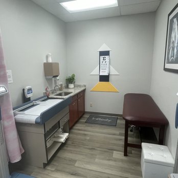 HEALTH CORNER PEDIATRIC - PEDIATRIC ENDOCRINOLOGIST - Updated June 2026 ...