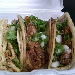 CHINO LOCO TAQUERIA - 143 Photos & 148 Reviews - 240 W Summit St ...