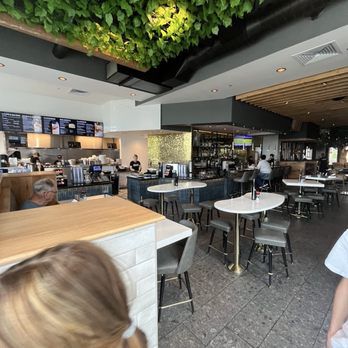 MEDDYS - Updated July 2025 - 148 Photos & 82 Reviews - 4820 E 61st St ...