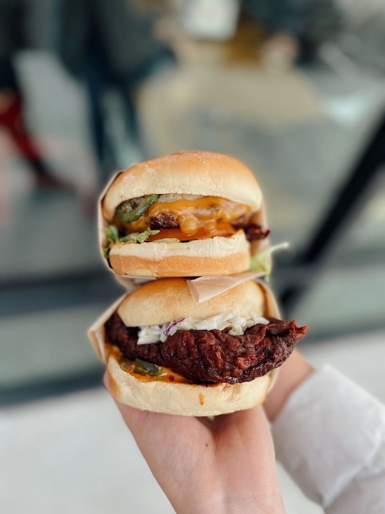 INIBURGER - GOURMET BURGERS - Updated September 2024 - 401 Photos & 515 ...