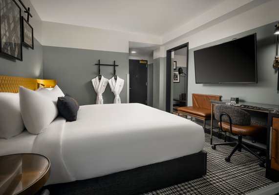 THE UNION CLUB HOTEL AT PURDUE UNIVERSITY AUTOGRAPH COLLECTION ...