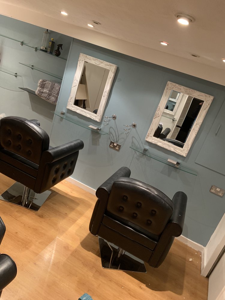 THE UNDERGROUND SALON - 28 Railway Approach, East Grinstead, West ...