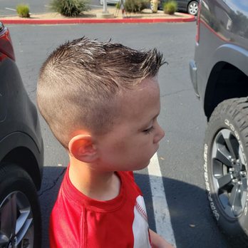 THE GOLDEN RAZOR BARBER & BEAUTY - Updated August 2025 - 19 Photos ...