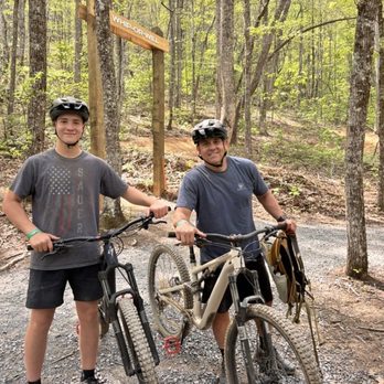 WILDSIDE - Updated October 2025 - 17 Reviews & 54 Photos - 1105 Laurel ...