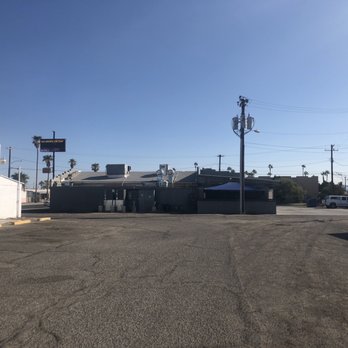 FAT HARVEYS - Updated October 2025 - 24 Photos & 33 Reviews - 303 W ...