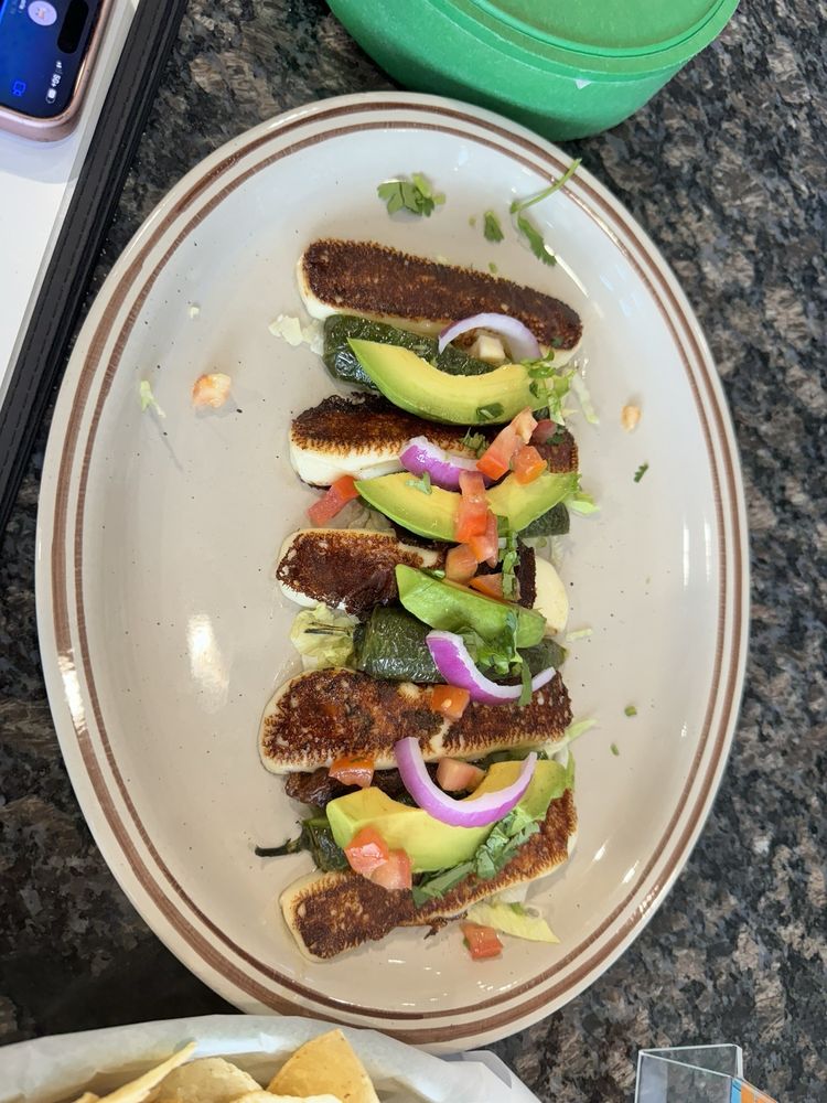 PAPA LACHO’S BAR & GRILL - Updated April 2025 - 10 Photos - 5706 Root ...