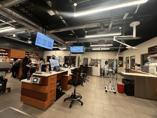 VETERINARY EMERGENCY GROUP - Updated May 2025 - 41 Photos & 47 Reviews ...