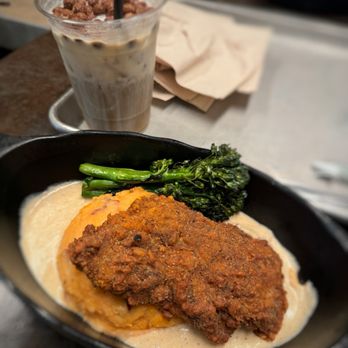 DOCKING BAY 7 FOOD AND CARGO - Updated January 2025 - 1416 Photos & 392 ...