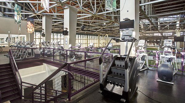 BLADIUM SPORTS & FITNESS CLUB - 110 Photos & 359 Reviews - 800 W Tower ...