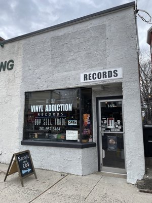 VINYL ADDICTION RECORDS - Updated October 2025 - 35 Photos - 7 Ridge Rd ...