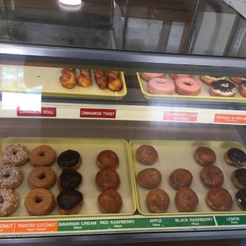 CAROL LEE DONUTS - Updated September 2024 - 86 Photos & 215 Reviews ...