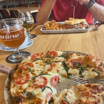FOUR DAY RAY BREWING YORKTOWN - Updated November 2024 - 11 Photos ...