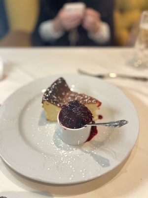 HEMINGWAY - Updated May 2024 - 123 Photos & 58 Reviews - 1515 E 15th St ...