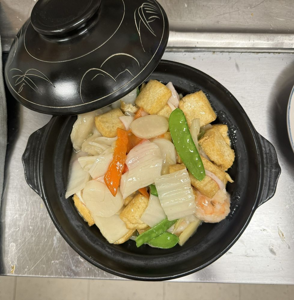 888 BISTRO - Updated December 2025 - 33 Photos & 31 Reviews - 633 Ave ...