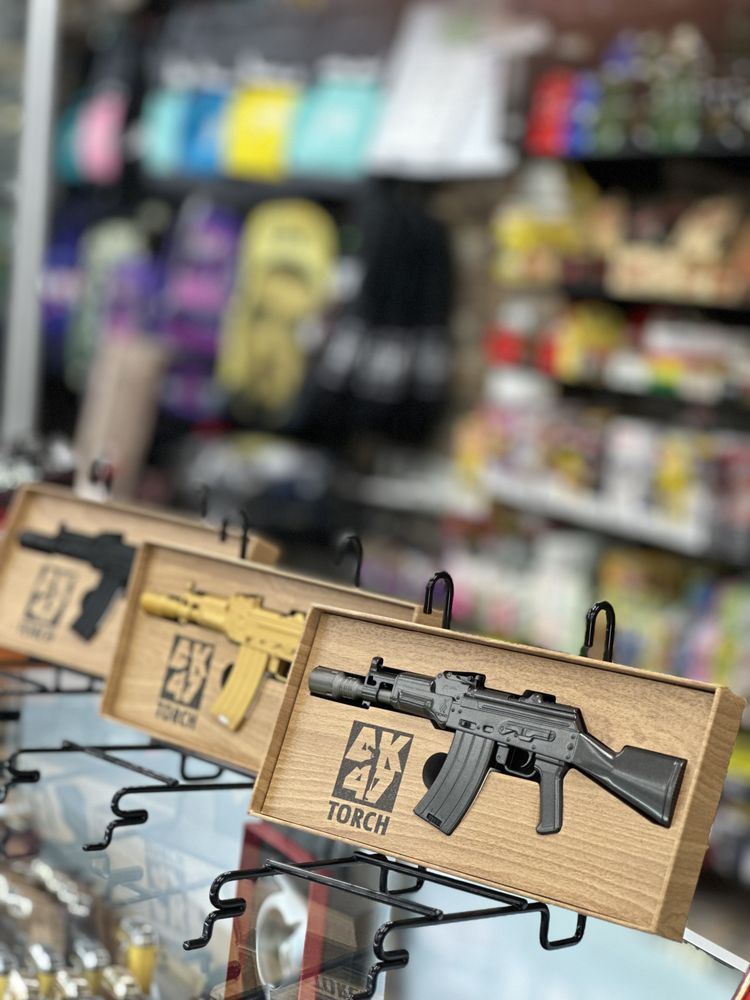 OASIS SMOKE SHOP - Updated March 2025 - 16 Photos - 2311 Miller Ave ...