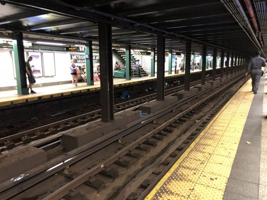 MTA - LORIMER STREET SUBWAY STATION - 33 Photos - Metro Stations - 518 ...