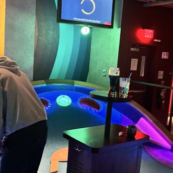 PUTTSHACK - BOSTON - Updated December 2025 - 463 Photos & 253 Reviews - 58 Pier 4 Blvd, Boston ...