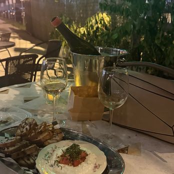 MAGIE - Updated October 2025 - 108 Photos & 47 Reviews - 8281 NE 2nd ...