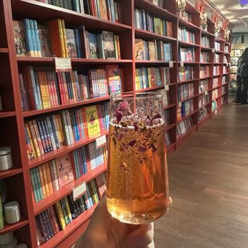 LOVESTRUCK BOOKS - Updated April 2025 - 33 Photos & 10 Reviews - 44 ...