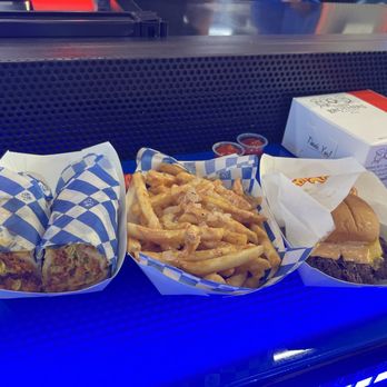 BURGER BODEGA - Updated April 2025 - 882 Photos & 481 Reviews - 4520 ...