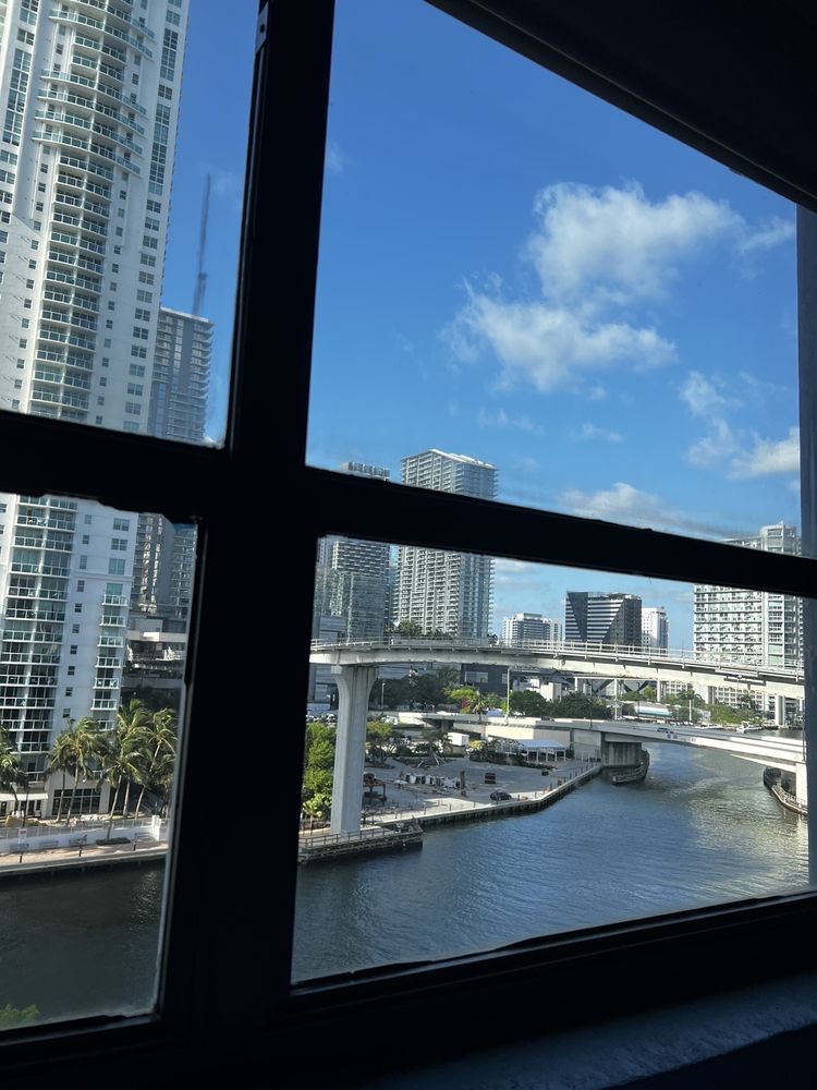 RODEWAY INN & SUITES - Updated October 2025 - 34 Photos & 15 Reviews ...