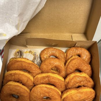 ROUND ROCK DONUTS - Updated December 2024 - 2422 Photos & 3366 Reviews ...